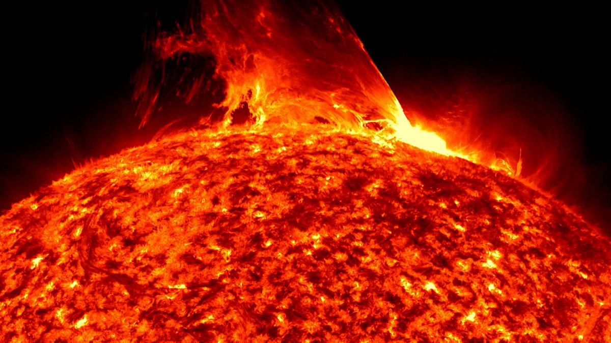 Hoe heet is de zon? | NPO Kennis